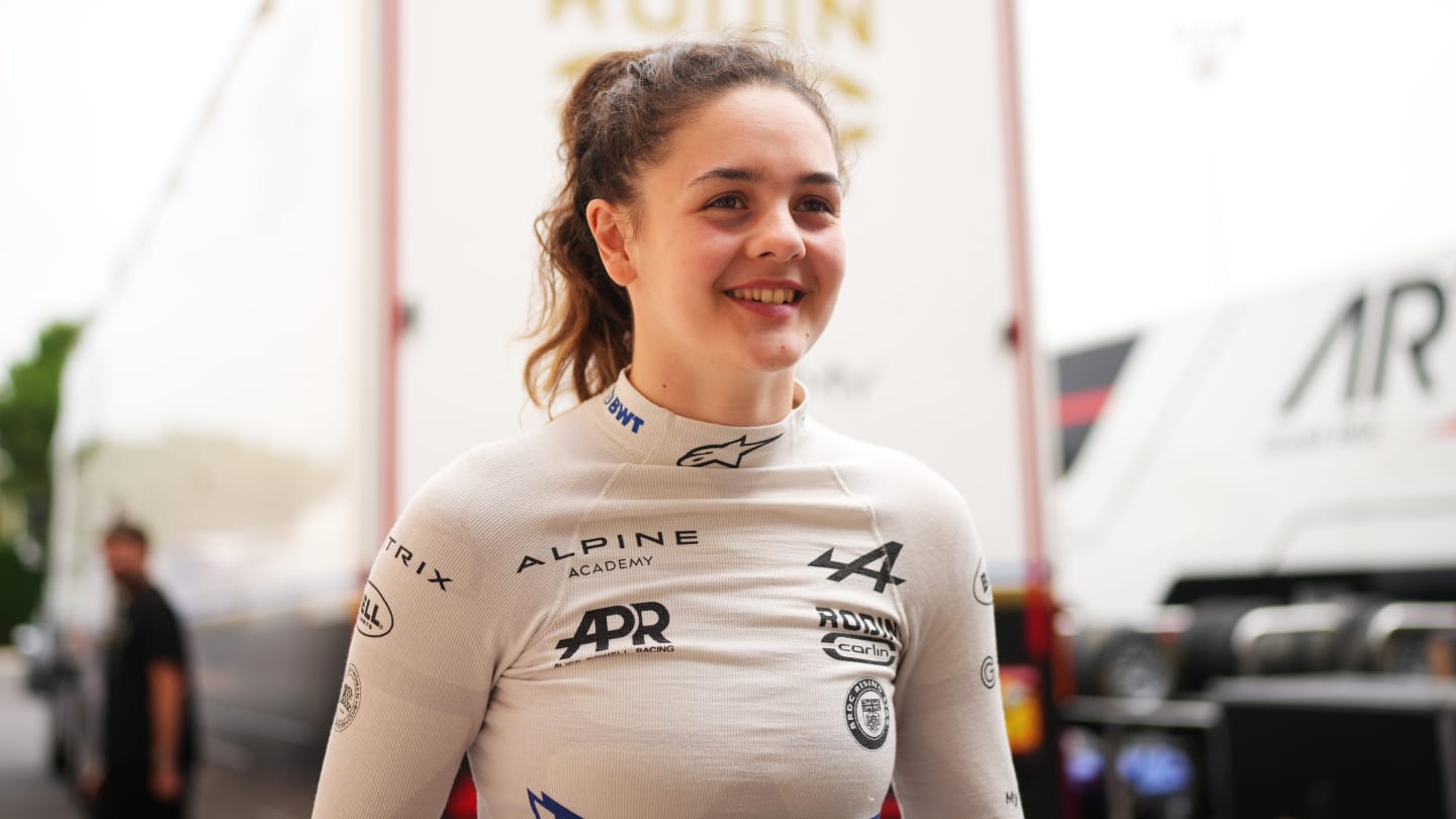 Alpine junior Abbi Pulling returns for second F1 Academy campaign in 2024 | Formula 1®